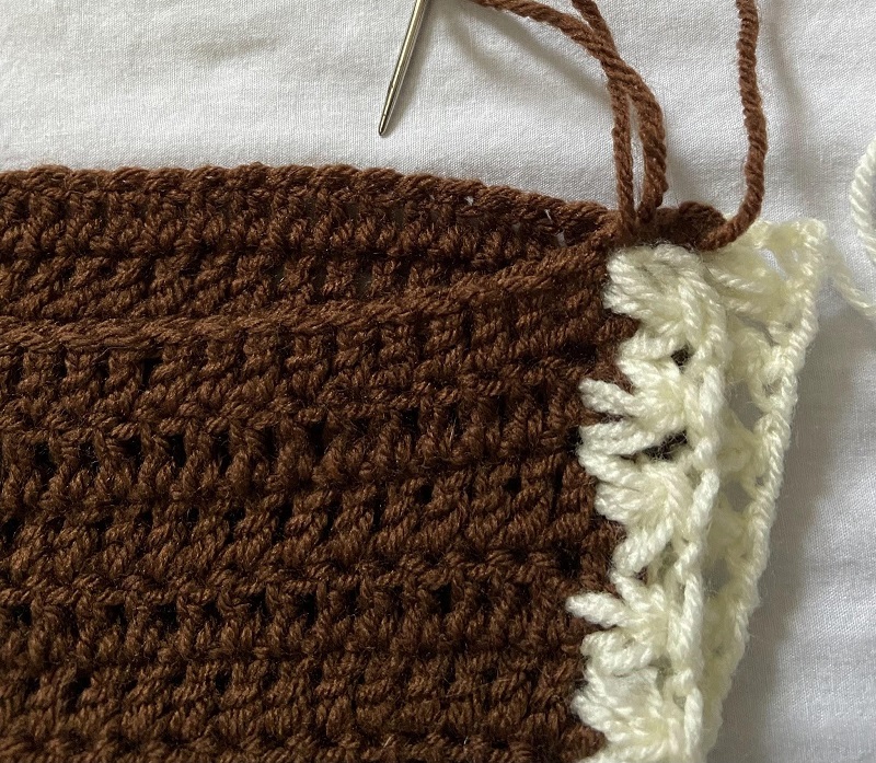 Welsh Poncho Free Crochet Pattern · Jo's Crafty Hook